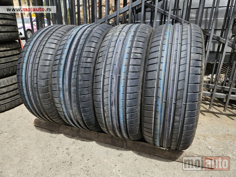 225-45-19 Dunlop nove odlicne