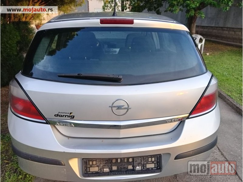 Stop svetlo Opel Astra H hedzbek