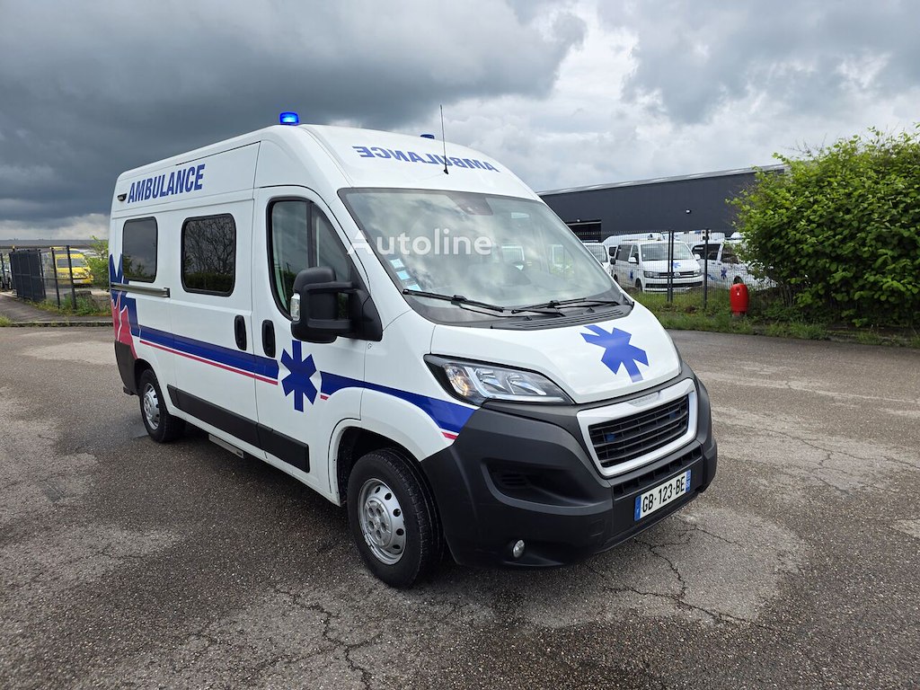 Peugeot BOXER vozilo hitne pomoći