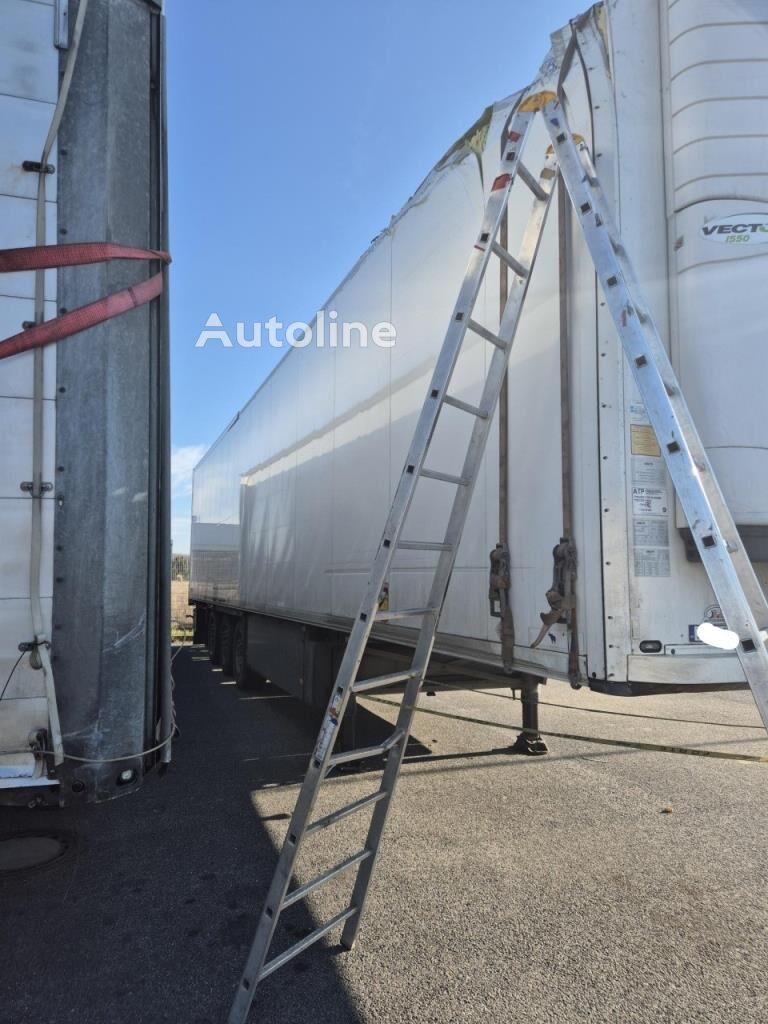 Schmitz Cargobull SCB*S3B poluprikolica hladnjača