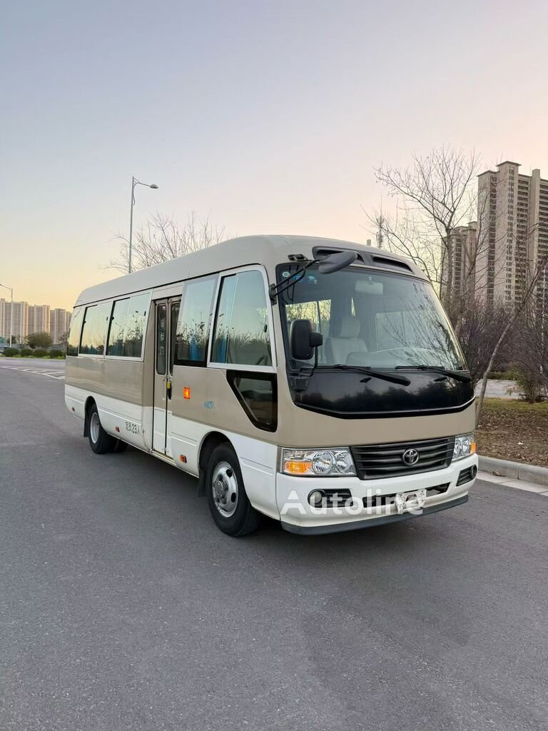 Toyota Coaster prigradski autobus