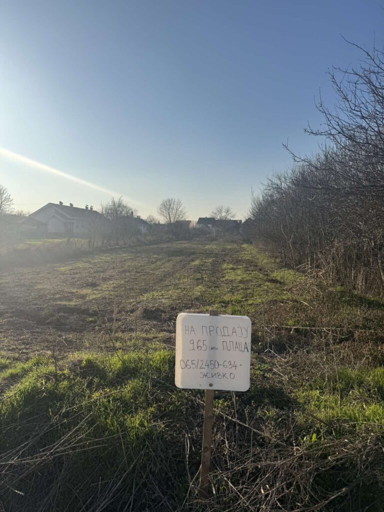 Prodajem plac u Moroviću-Šid