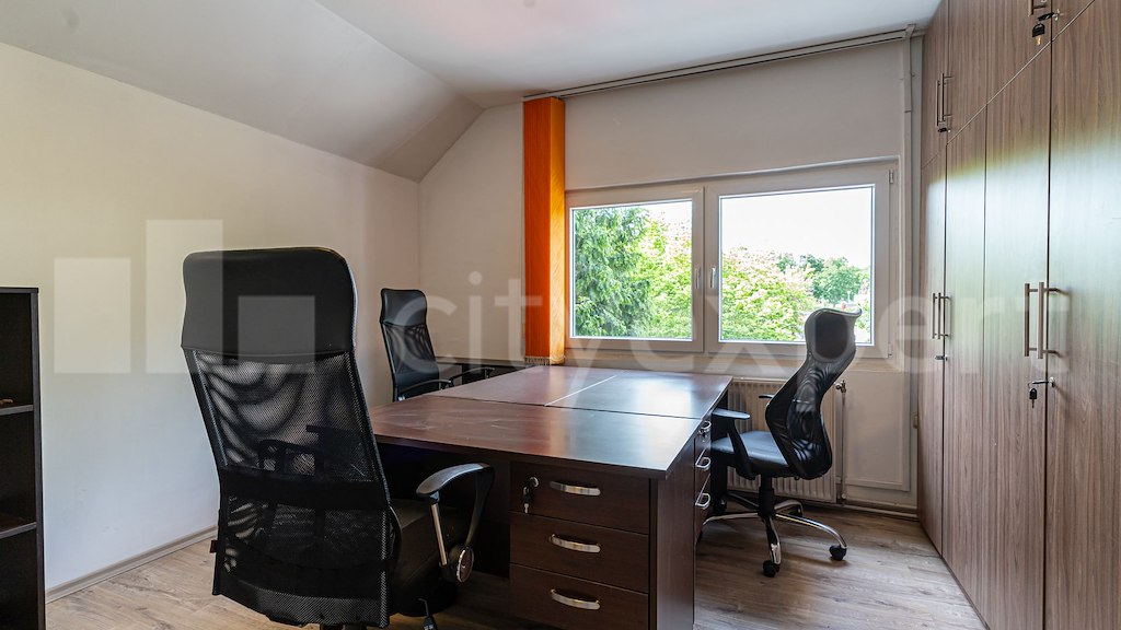 Poslovni prostor za izdavanje BEZ PROVIZIJE: Ostalo, 90m², Luke Vojvodića, Rakovica - 900€