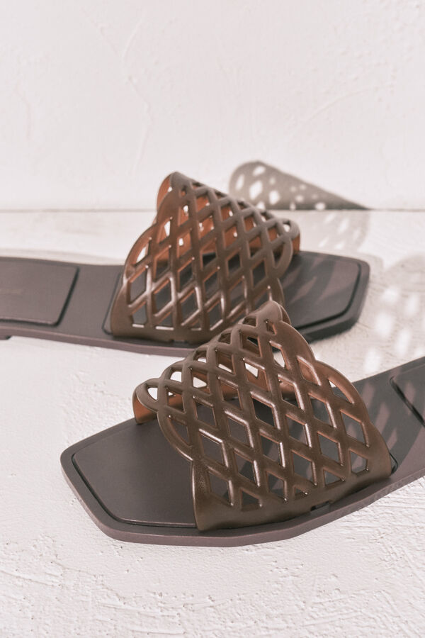 Braune flache jelly-sandalen