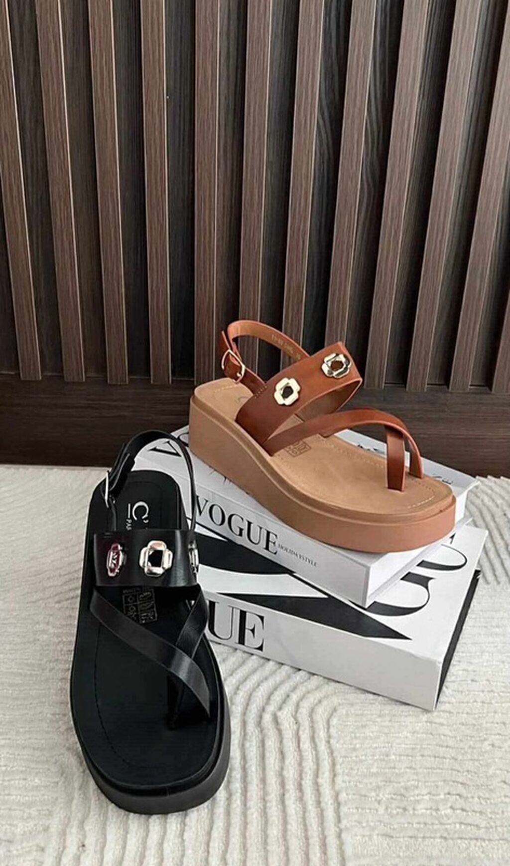 Ženske platform sandale – model sa ukrasnim kopčama Brojebi 36-41