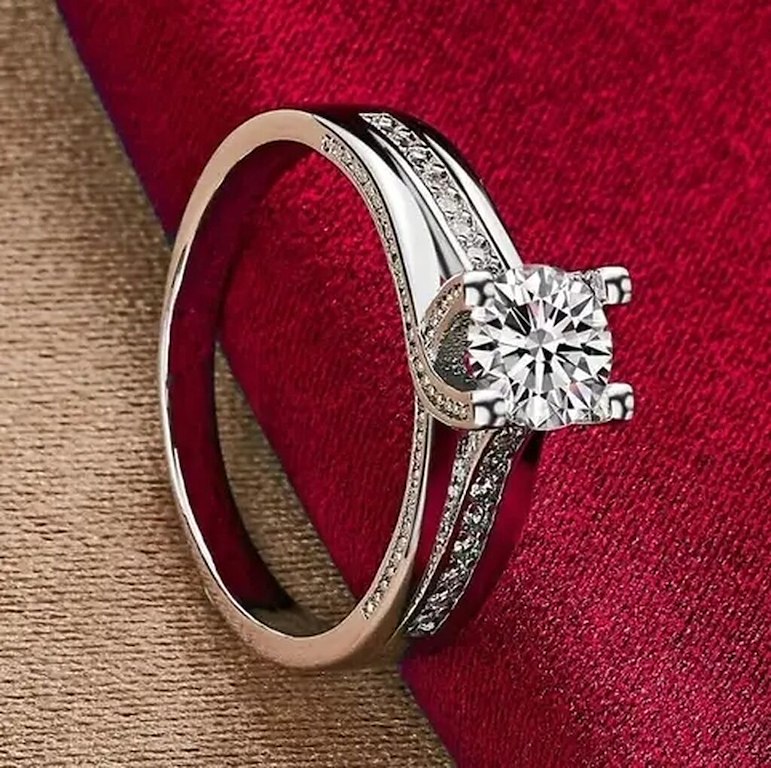 Zaručnički prsten elegantnog, modernog dizajna. - Materijal: sjajno