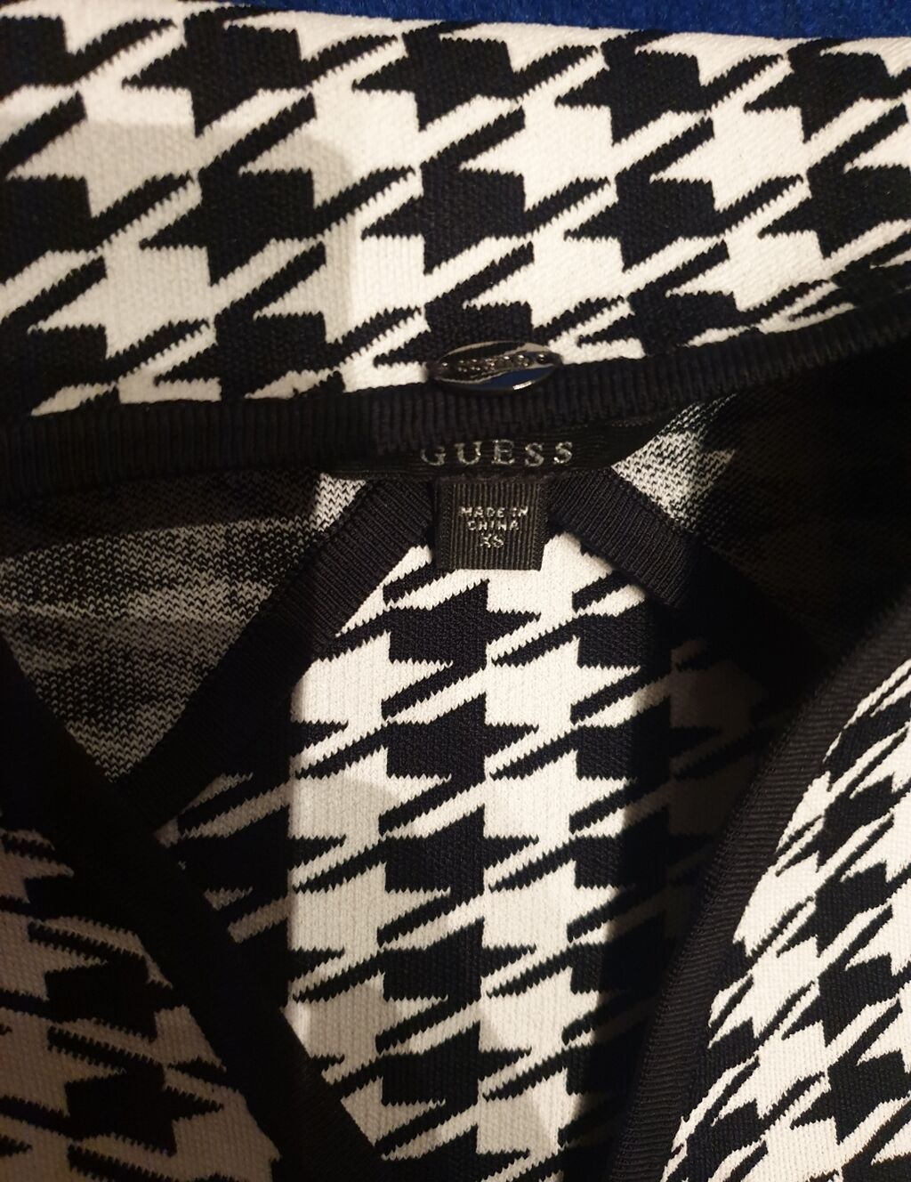 GUESS original nova haljina. Pepito dezen, uska, puniji rastegljiv