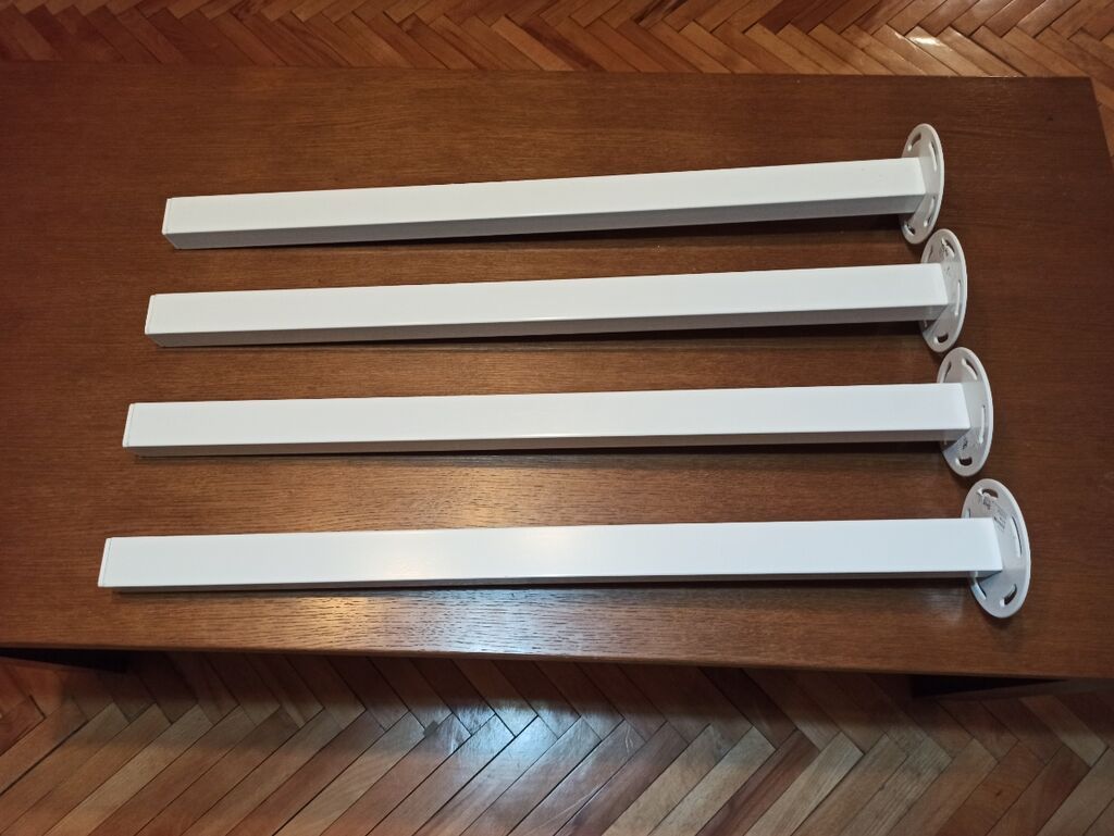 Neupotrebljeni nogari za sto (IKEA). Dimenzije: 3x4cm, visina 70cm