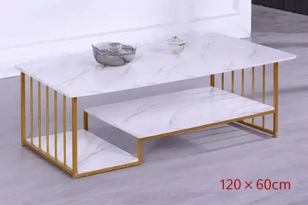 Moderni klub sto Florence sa imitacijom mermeradonosi savršen spoj