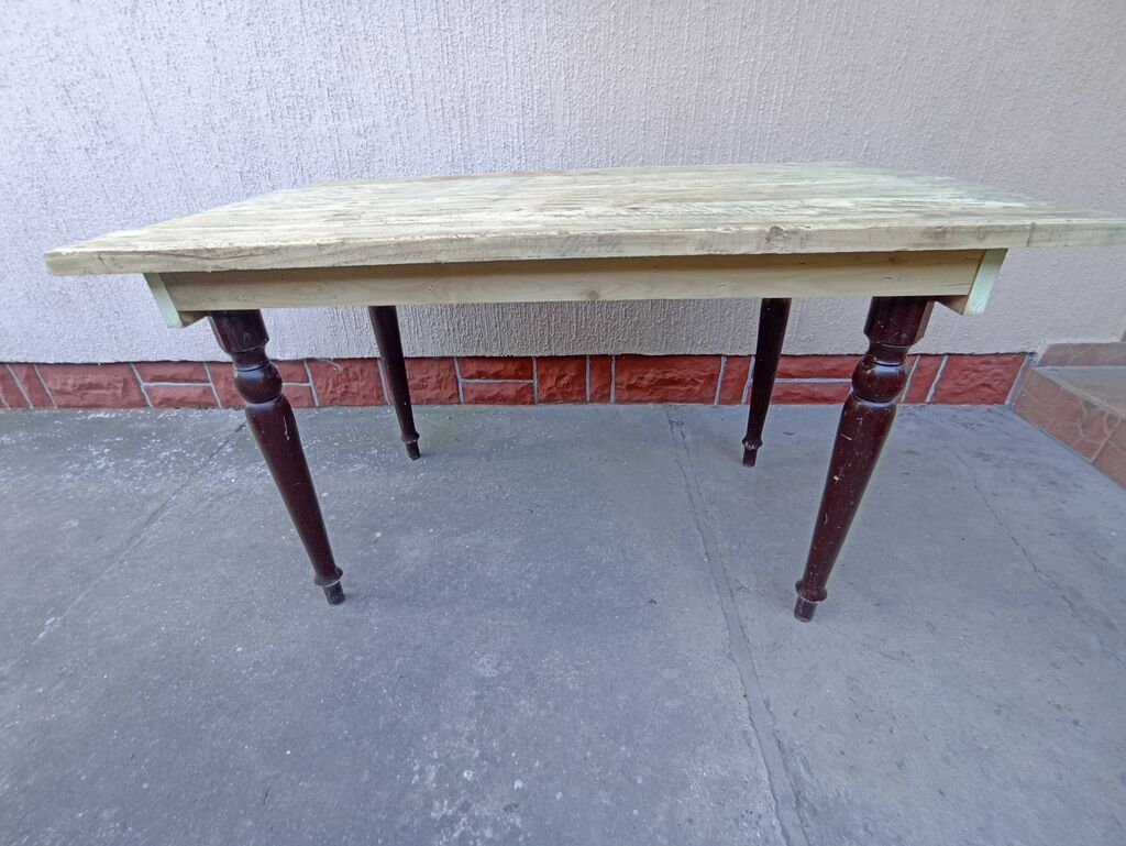 Drveni sto sa slike, daska debljine 2,5 cm širine 68 cm dužine 118 cm