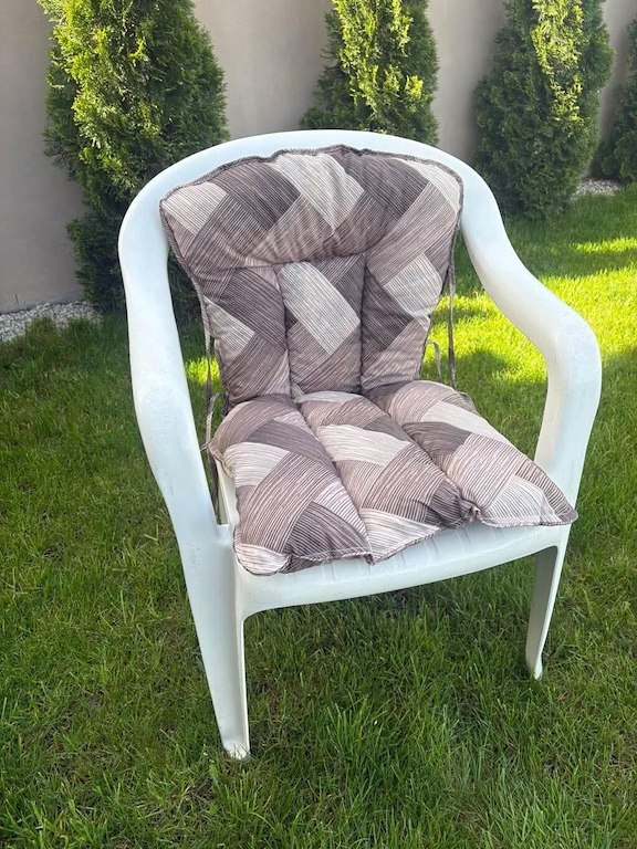 Jastuče za baštensku/plastičnu stolicu – udobno, debelo punjenje i