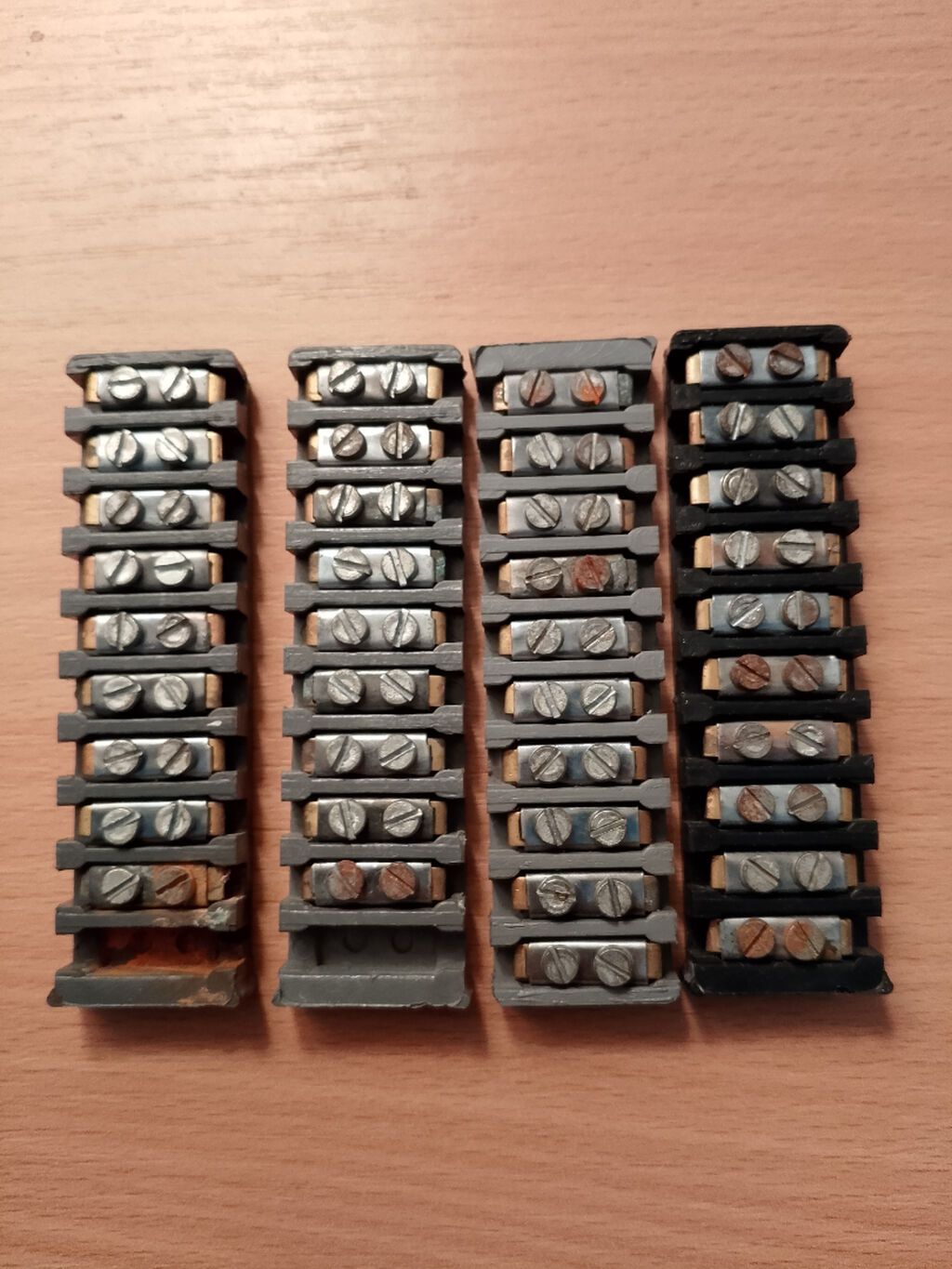 PTT regleta 4 komada. - Tip: višepolni klemm blokovi sa vijčanim