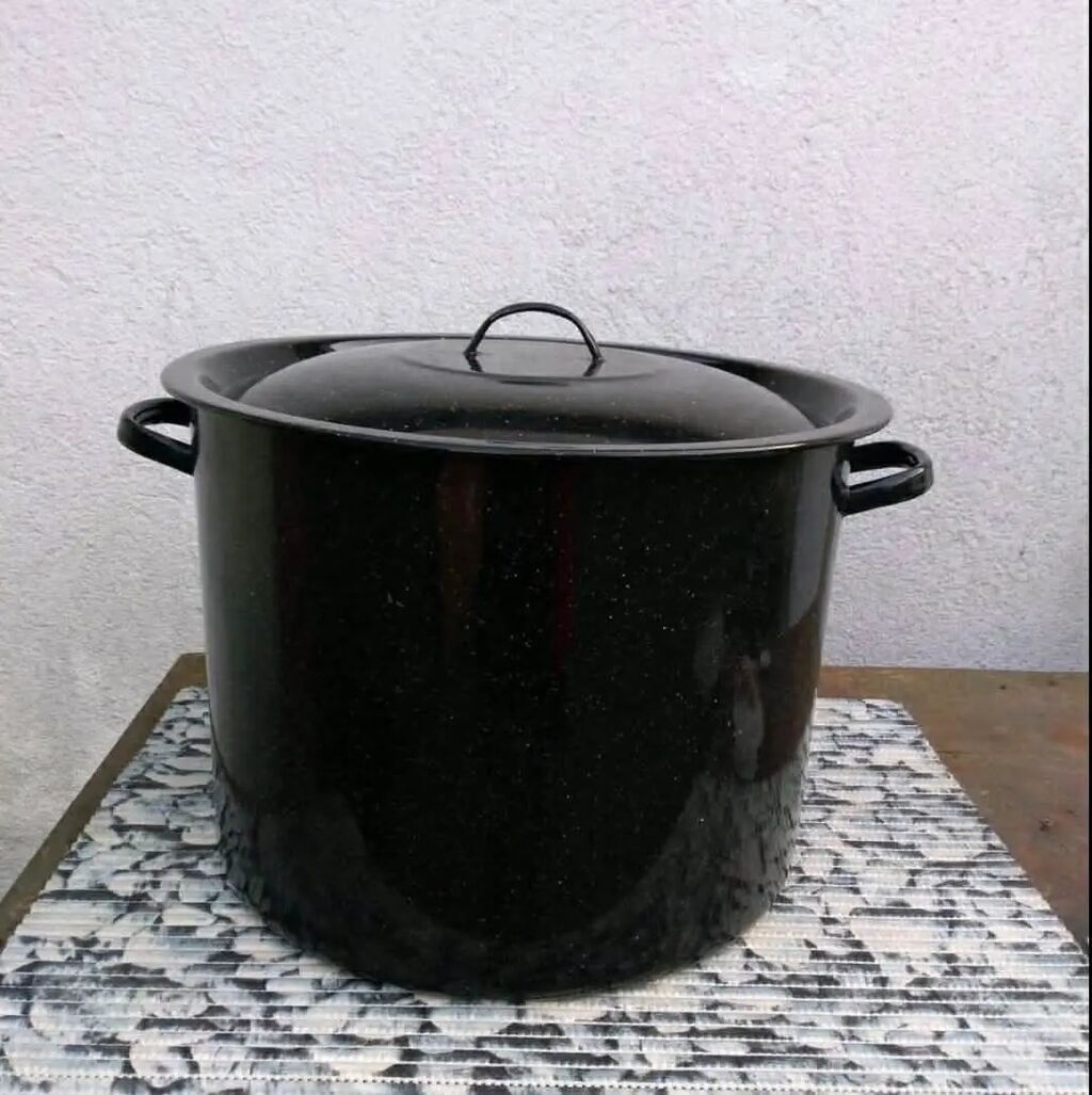 Veliki emajlirani lonac sa poklopcem 40l 7400din 50l 8400din Sv -