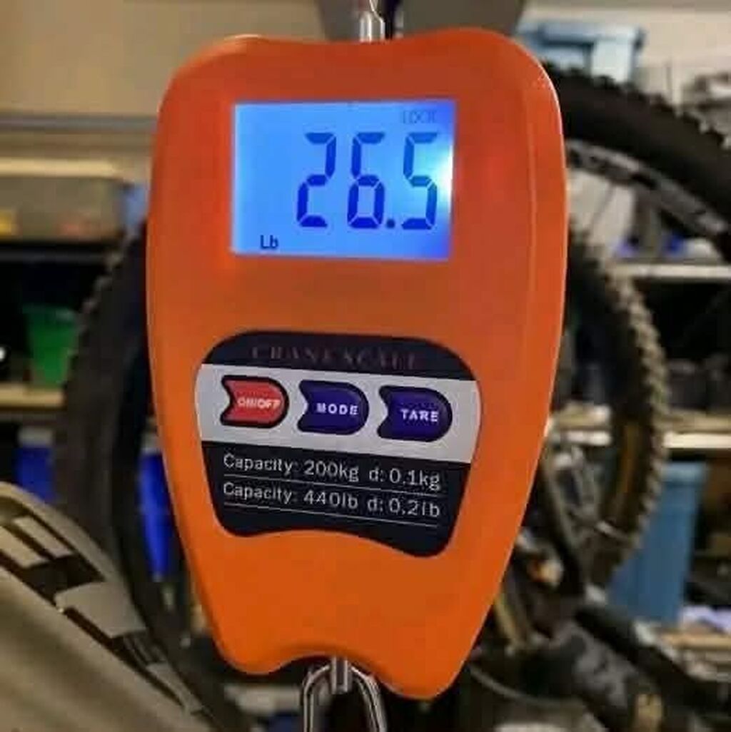 Viseća digitalna vaga 200kg Cena:3000din Opis proizvoda: -Veliki LCD