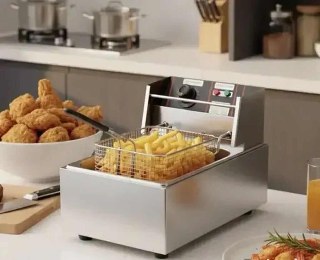 Friteza za radnu površinu sa velikim rezervoarom od 6L i snage 2500w