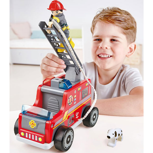 Drveno vatrogasno vozilo Hape Toys 003056