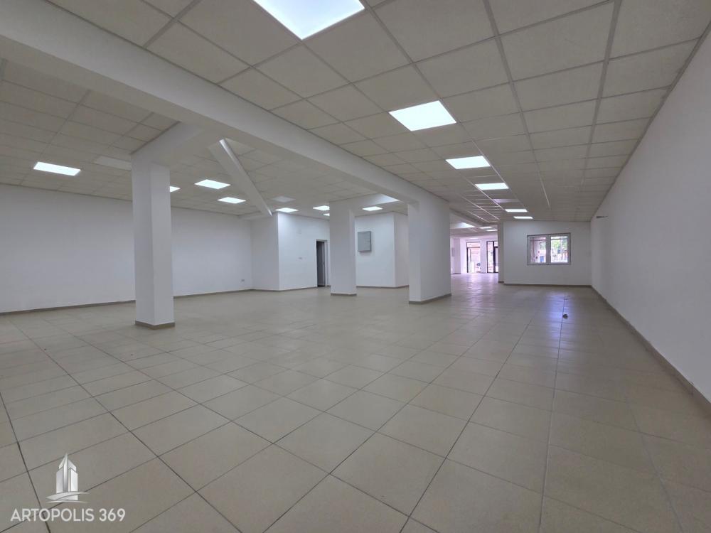 Odličan poslovni prostor sa 10 parking mesta ID#1247
3.000 €