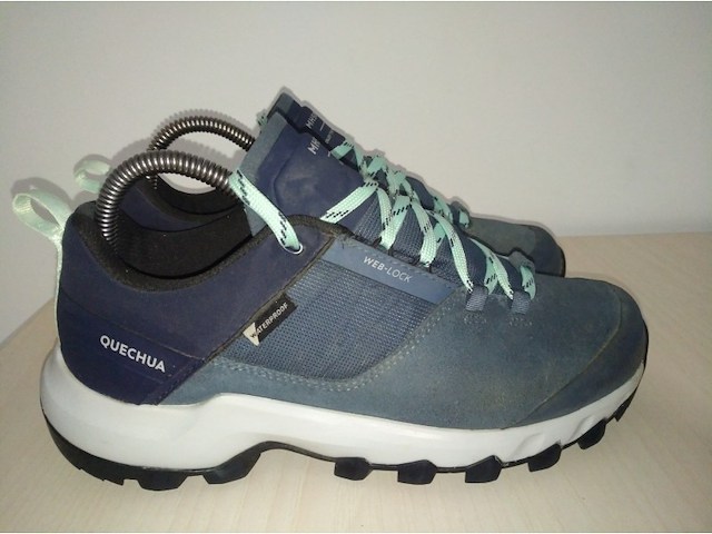 Quechua cipele za planinarenje vodootporne br 38 (24cm)