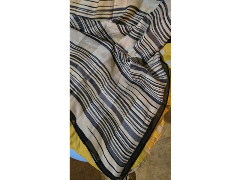 VELIKA PRIRODNA SVILA MARAMA 90×85 CM GERMANY