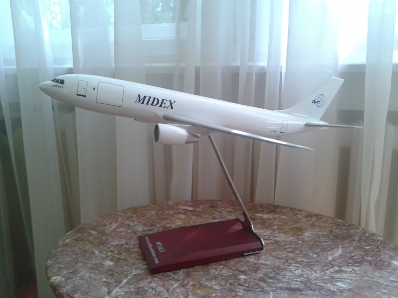 Avion Midex Cargo A300