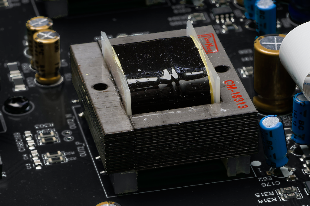 Black Lion Audio Auteur 8DAT mikrofonsko pretpojačalo