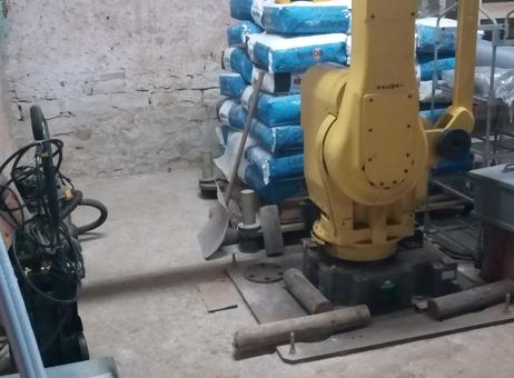 продајем ROBOT FANUC M 710 / W