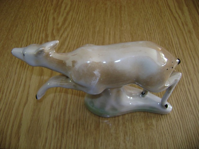Porcelanska Figura `SRNA` Jugoslavija