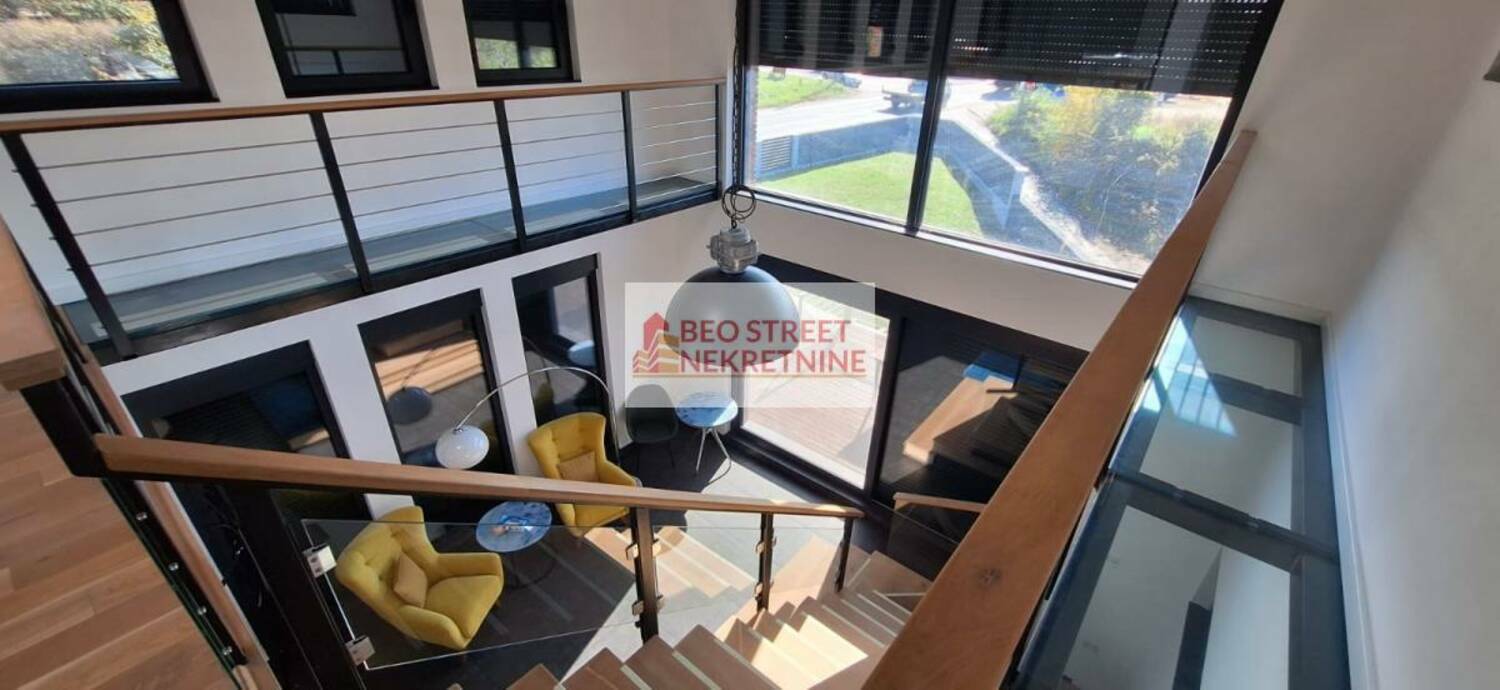 Kuća, Beograd – 1000 ruža | Izdavanje · 300m² · 2.800€