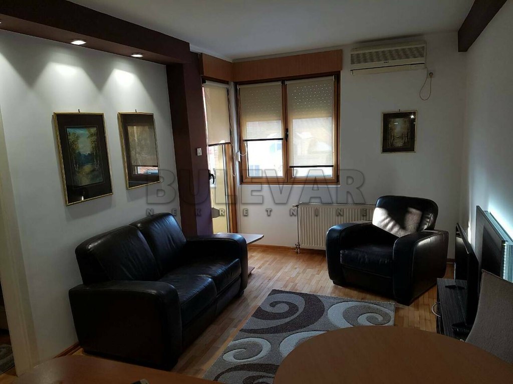 Jednoiposoban stan, Niš - Palilula | Izdavanje · 33m² · 300€