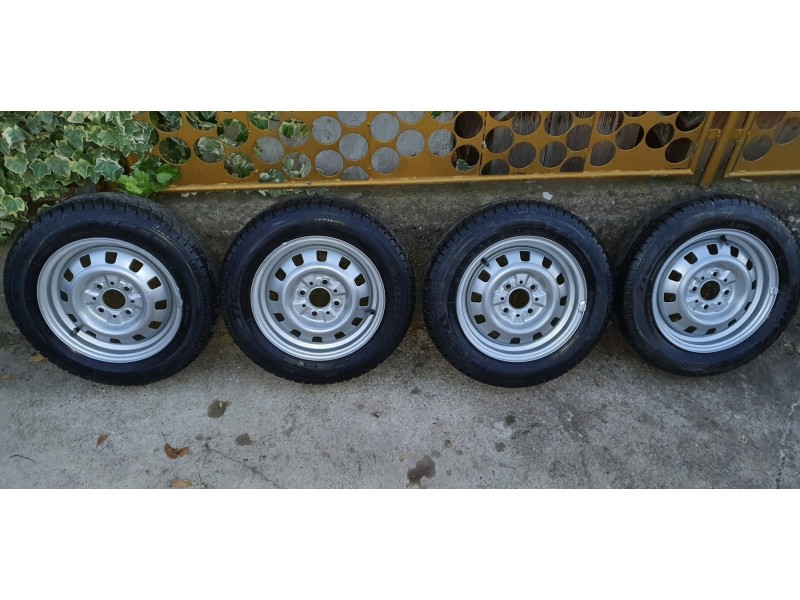 155 70 13 MS WINTERA na felnama 4 komada kao nove!