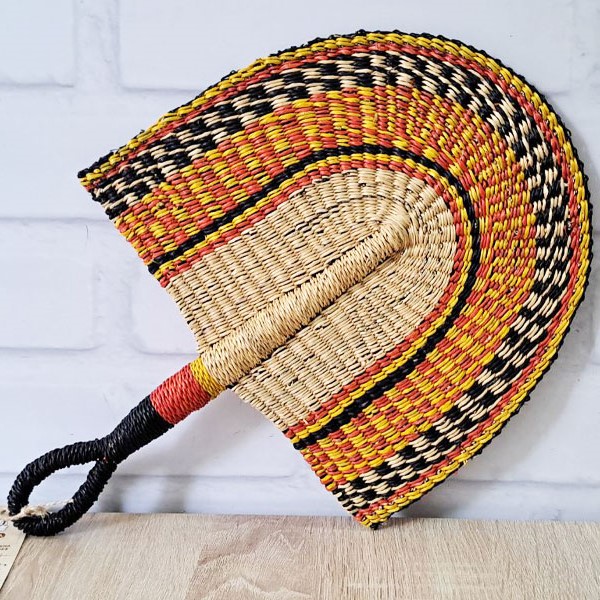 GANA RUČNO PLETENA LEPEZA IZ AFRIKE