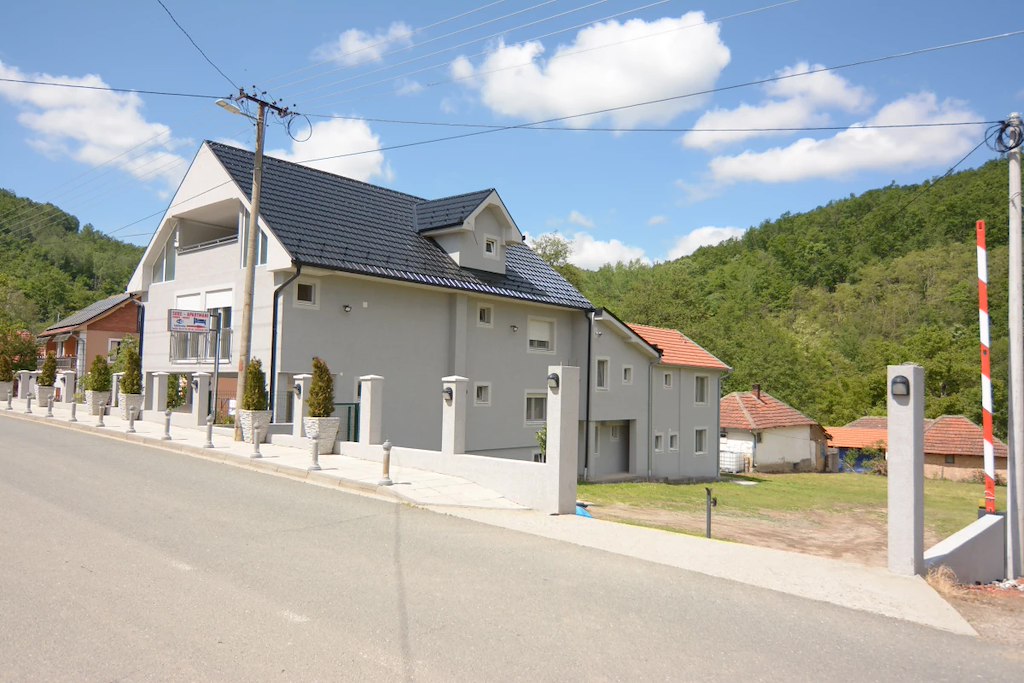 Sobe i apartmani SMILJA