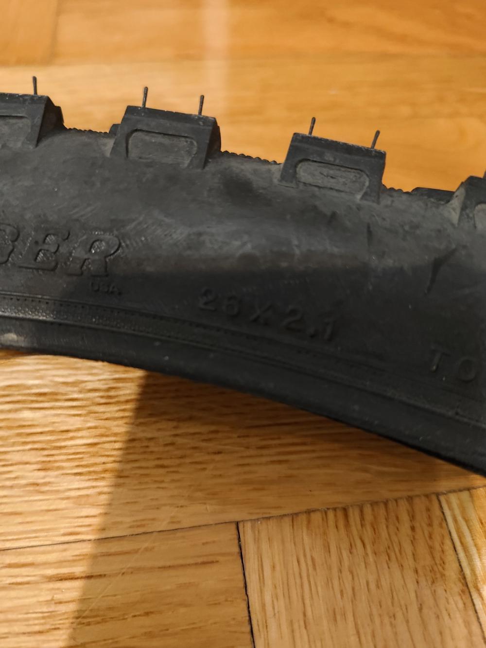 Bontrager Revolt 26x2.1