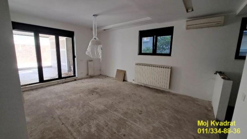 Trosoban stan na prodaju, 70m2, 230.000€