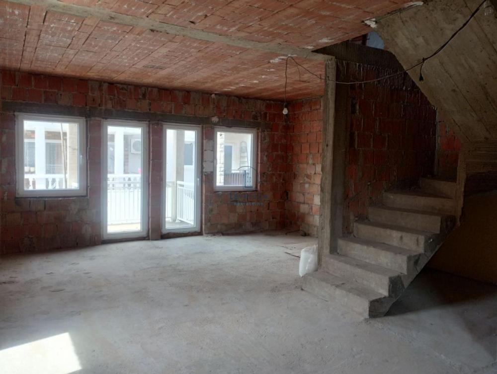 Četvorosoban stan na prodaju, 100m2, 103.000€