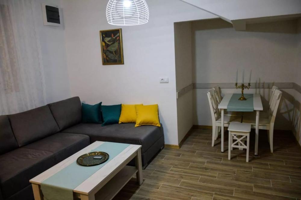 Alekse Nenadovića, Dvoiposoban stan za izdavanje, 70m2, 600€