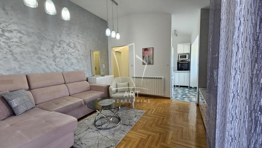 Dimitrija Tucovića, Dvosoban stan za izdavanje, 45m2, 700€