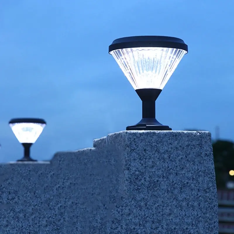 Solarna ulična lampa za dvorište i sigurnu noćnu rasvetu
