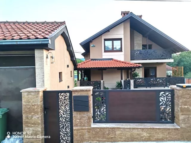 CNC PEŠAČKE KAPIJE