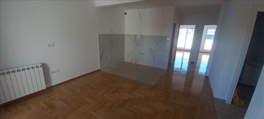 Cara Dušana, Zemun, Trosoban, 84m2
