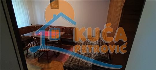 Izdaje se stan u Duvaništu, kod Ekonomske škole, 5