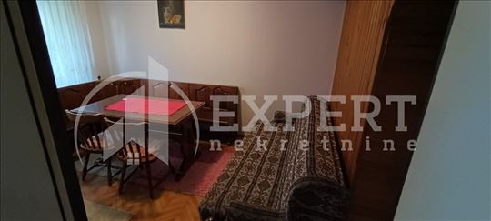 Izdaje se stan u Duvaništu, kod Ekonomske škole, 5