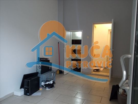 Izdaje se lokal 20m2 u samom centru grada