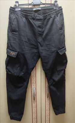 ZARA Muske pantalone dzeparice