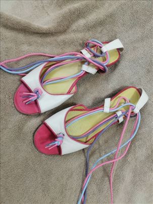 Nove kozne sandale 38/24