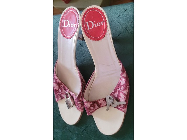 **Dior papuce**