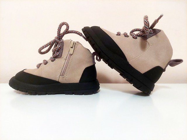 Zara cipele 22