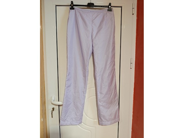 Lila pantalone