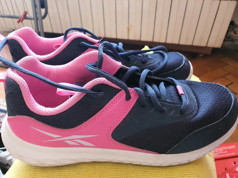 Reebok patike br.38