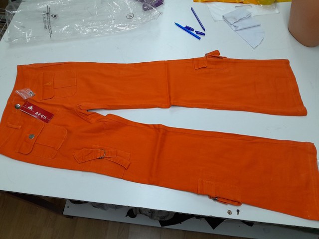 Nove pantalone